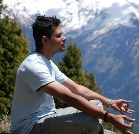 about vignesh medium