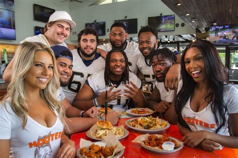 Hooters
