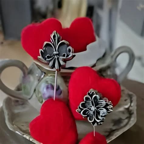 Beginner Silver Clay In The New Year 2025 With Michelle Arsenault — Bead Soup Howard Courier