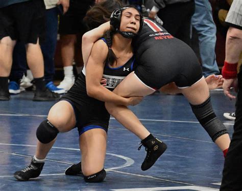 Excelsiors Itzel Padilla Captures 135 Pound Title At The Cif Ss Northern Division Finals