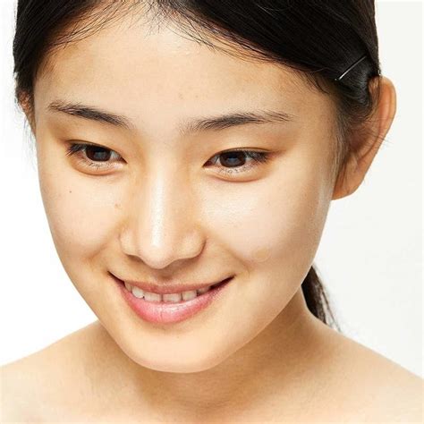 These Magical Pimple Patches Are The Cheapest And Most Effective Way To To Clear Your Skin