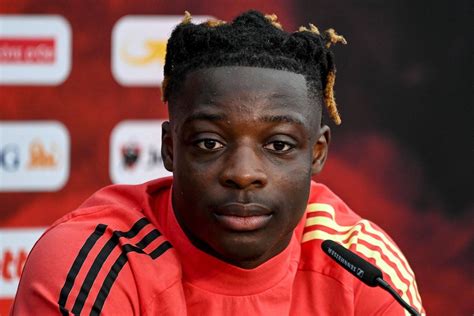 오피셜 맨체스터 시티 제레미 도쿠 영입 해외축구 에펨코리아