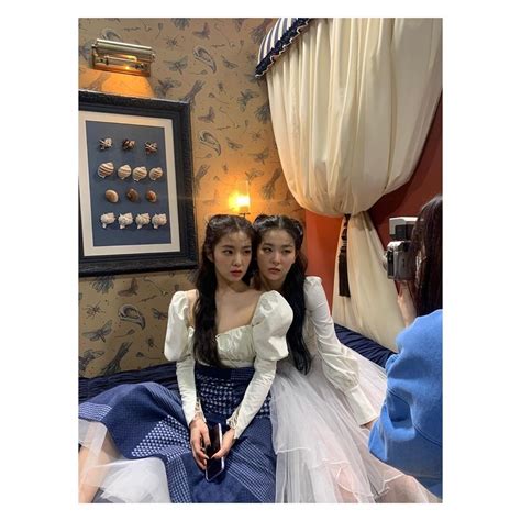 아이린 하얀 소복 레드벨벳 짱공유닷컴 연예인