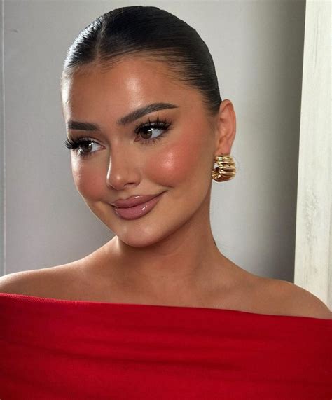 Pin By Imrana On Beauty • Skin Hair And Makeup Glamour Makeup Glam Makeup Look Makeup Looks