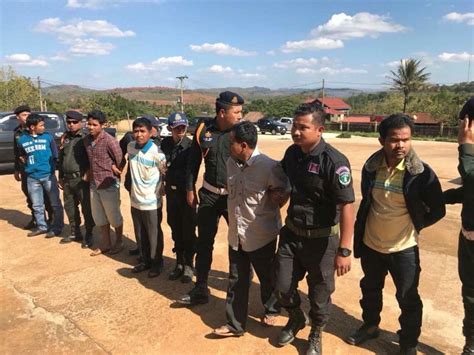 កម្លាំងសមត្ថកិច្ច បានបញ្ជូនក្រុមឃាតករបាញ់សម្លាប់មនុស្សបីនាក់ទៅតុលាការខេត្តមណ្ឌលគីរី នគរដ្រេហ្គន