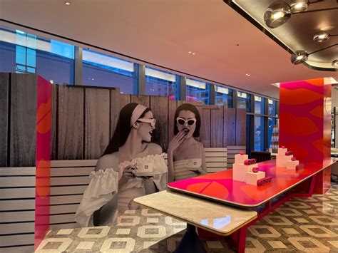 팝업스토어 Emcom