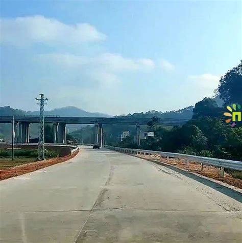 往怀乡方向的注意了这段路终于通车了 信宜 池洞 路段