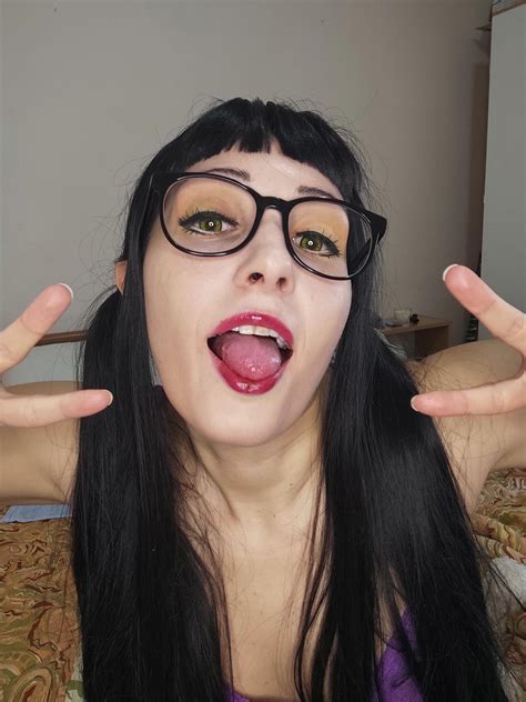 Just A Stupid Selfie 🤪 I Hope You Dont Mind 💕 Scrolller