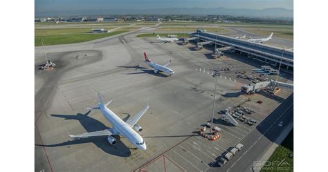 Спецакция на летище София полицаи проверяват сигурността