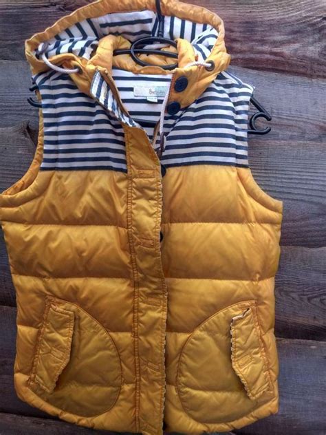 Жилет пуховий — ціна 450 грн у каталозі Жилетки Купити жіночі речі за доступною ціною на Шафі