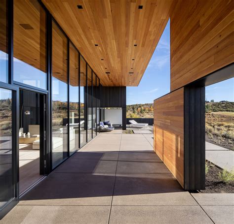Hacker Architects Builds Holiday Home In Volcanic Oregon Landscape