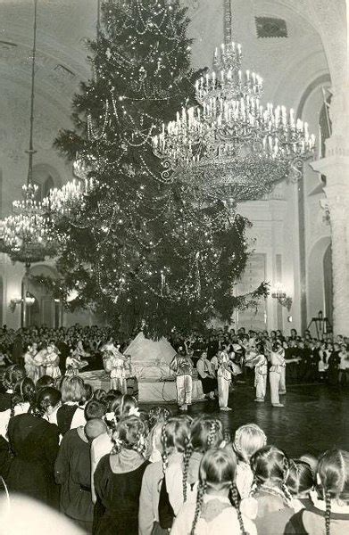 Фото Праздник Новогодней елки в Георгиевском зале в Кремле 1950 е г Москва История России