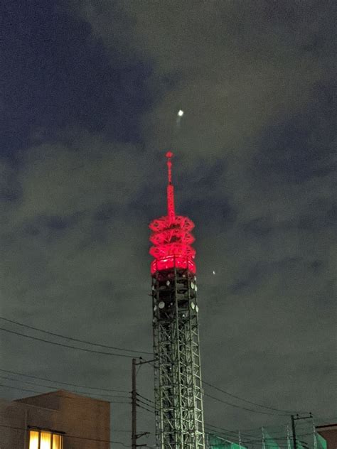 9月24日西東京スカイタワーが赤くライトアップ