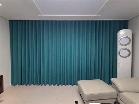 이중 커튼 벨라