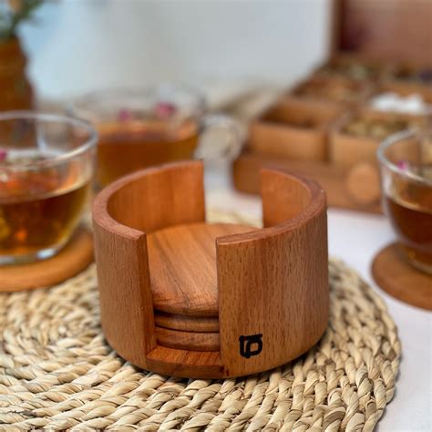 زیرلیوانی چوب راش شش عددی همراه با استند