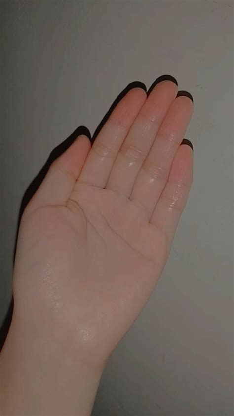 Pin De Jo Sh Dela Pe A En Girl Fotos De Manos Tatuaje De Inspiraci N Formas De Cartas