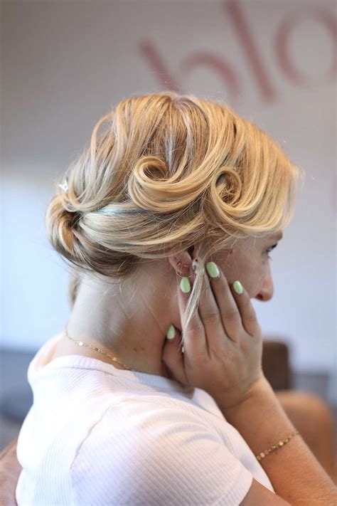 How To Create Flapper Worthy Pin Curls A Step By Step Guide