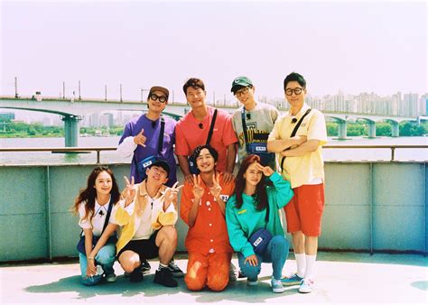 Lee Kwang Soo Bids Farewell To ‘running Man Cast Crew On His Final