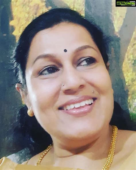Actress Sabitha Anand Hd Photos And Wallpapers March 2022 Gethu Cinema