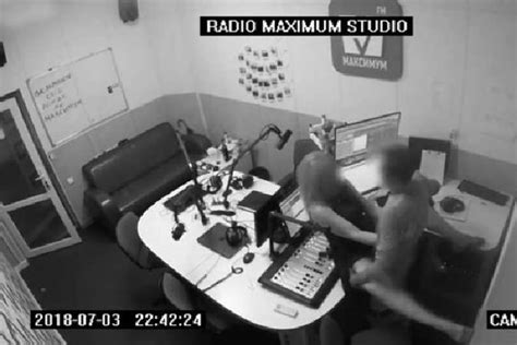 Graban A Una Pareja Teniendo Sexo En Estudio De Radio De Ucrania E Consulta Com