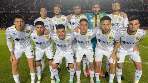 Fuerte Cruce Entre Un Hincha Y Un Futbolista De Atlanta Dudoso El Partido Con Rafaela