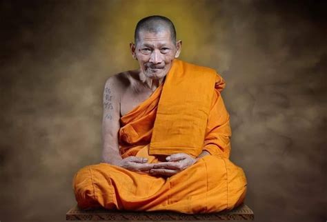 เปิดประวัติ หลวงปู่ศิลา ตำนานภาพปิดทองหลังพระของจริง