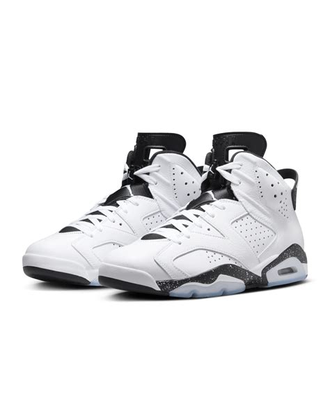 Retro 6 Black And White