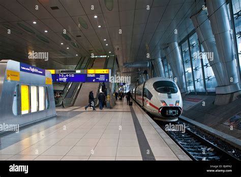 Airail Terminal Am Flughafen Frankfurt Frankfurt Hessen Deutschland