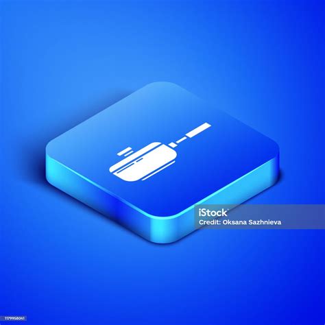 파란색 배경에 격리 된 아이소메트릭 프라이팬 아이콘입니다 튀김 또는 구운 음식 기호 파란색 사각형 버튼입니다 벡터 일러스트레이션 강철에 대한 스톡 벡터 아트 및 기타 이미지