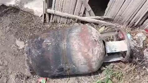 कटिहार गैस सिलेंडर फटने से लगी भीषण आग सब कुछ जलकर हुआ राख Video