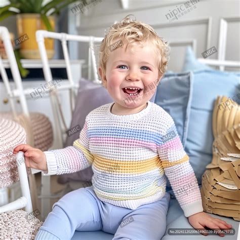 Ai创作图婴童家居服 童趣风格纺织 婴幼儿品牌 童装企业 儿童纺织条纹 宝宝服饰面料 婴幼儿服饰 婴幼儿服装 婴童品牌 婴幼儿产品 宝宝衫布匹印花 儿童家居服 婴幼儿服装店 婴儿服饰品牌 童装