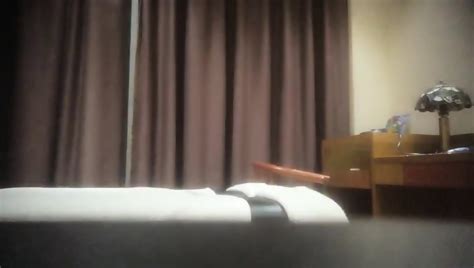 真实良家少妇找刺激推油少年一天两个人妻难得露脸还挺有气质这就是主动来找操的