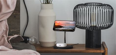 Belkin Boost Up Charge Pro In Wireless Charger Stand With MagSafe Review PCMag