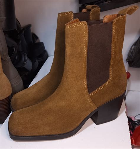 აუთლეტ ფეხსაცმელები