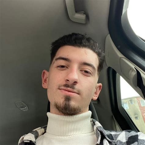 Roberto Robertolm 17 • Threads Say More