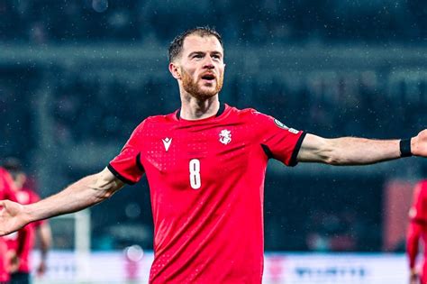 “მა­შინ მე რა­ტომ უნდა ვიყო ამ ნაკ­რე­ბის წევ­რი” ბუდუ ზივზივაძის ახალმა განცხადებამ მთელი