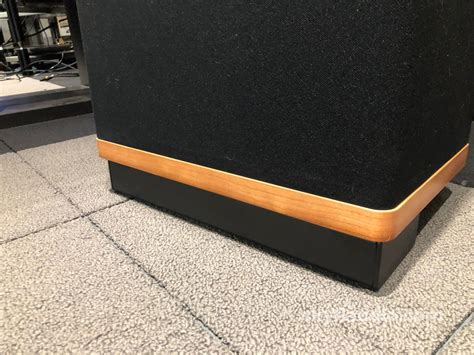 Vandersteen Model 2ce Signature Ii 30th Anniversary Speakers With Soun