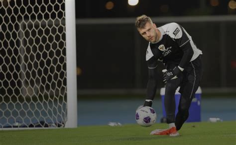 Kabar Gembira Maarten Paes Bisa Main Lawan Arab Saudi Bolaskor