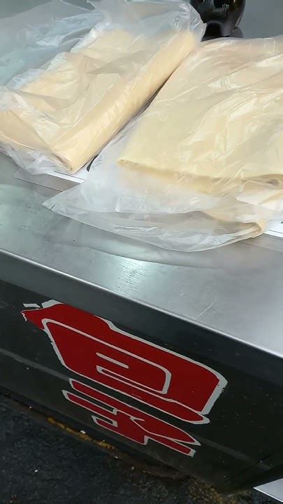 말려 압착시킨 두부 라지요 대림중앙시장 중국조선족분들이 사랑하는 식재료 쫄깃한 건두부~중국가정식 건두부무침도좋고 훠궈에 넣어먹거나 볶아도맛남 채소 고기싸