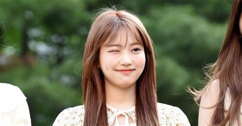 다이아 주은 윙크에 보조개까지 깜찍 뮤직뱅크 출근길