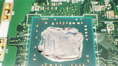 Replacement Extrusion Of Thermal Paste On The Laptop Processor