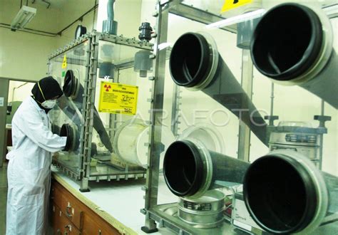 Reactor Nuclear Antara Foto