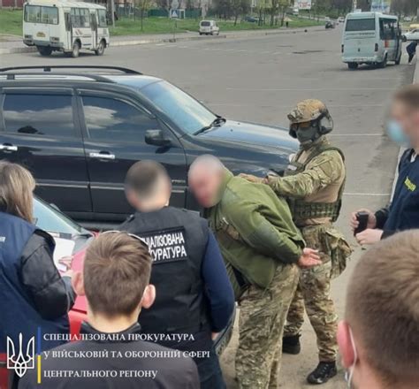 1100 доларів хабаря на Черкащині затримано заступника військового комісара з тероборони