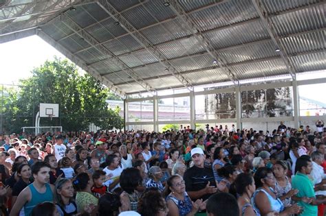 Bairro Carente De Natal Recebe Ajuda Do A Gente Da Comunidade