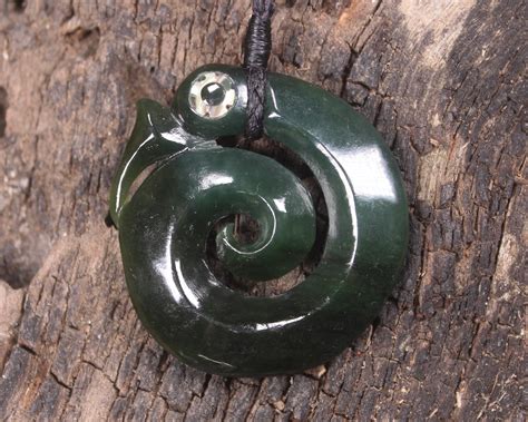 New Zealand Greenstone Koropepe Pendant Kawakawa Pounamu M239