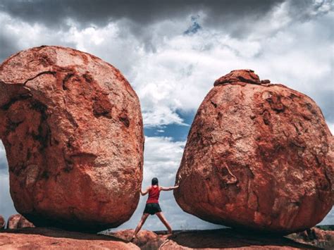 Devils Marbles Australia The Stunning Rock Formations You Cant Miss