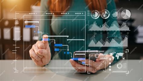 사업가 손 프로젝트 관리자 작업 및 업데이트 작업 및 Gantt 차트 예약 가상 다이어그램 Officexa에서 스마트폰 태블릿