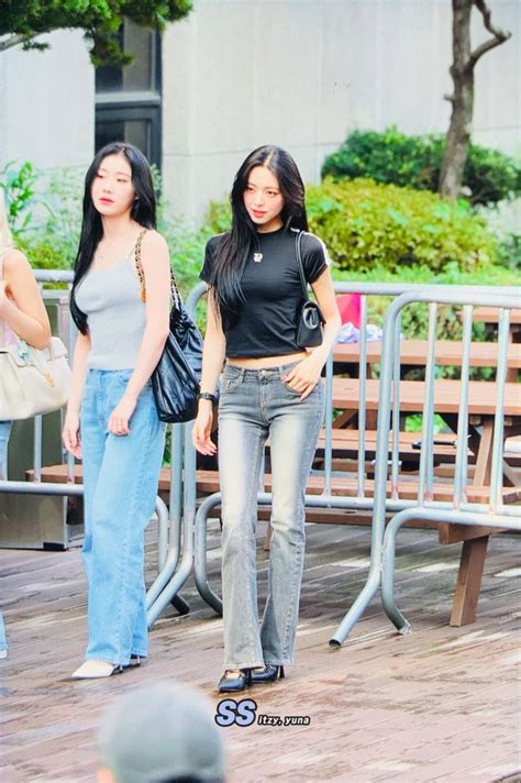 Pin By Double B On Itzeyyy Kpop Fashion Fashion Outfits