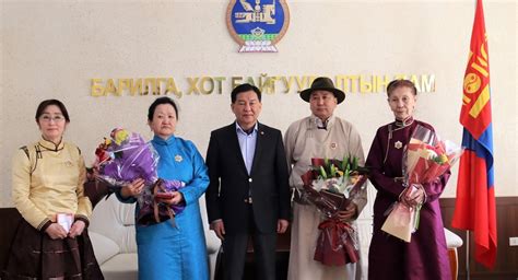 Төрийн дээд одон медалиар шагнагдсан салбарын ахмадууд