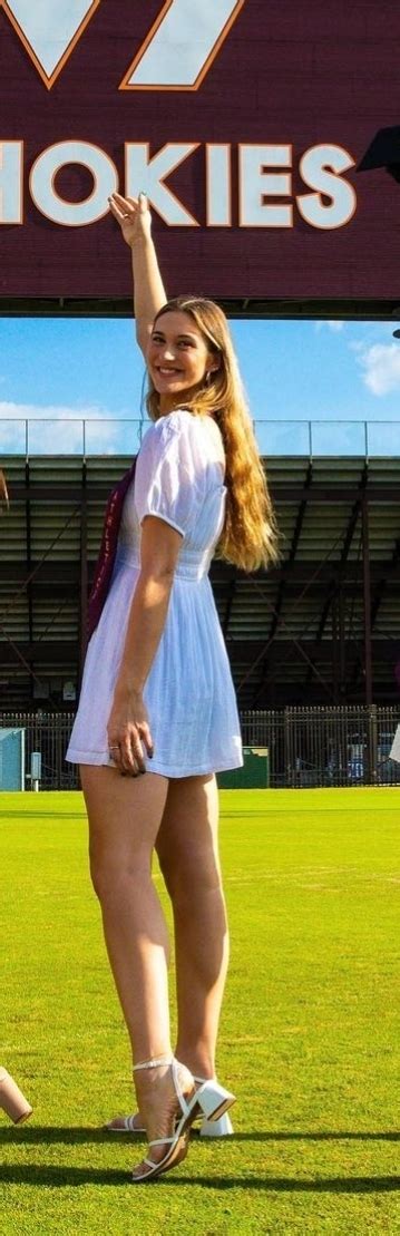 Elizabeth Kitleys Feet